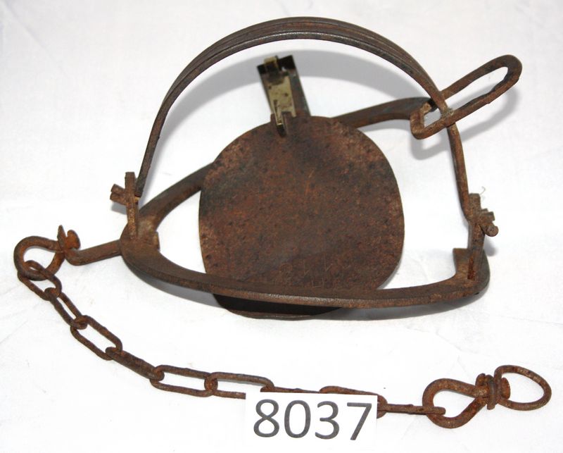 Vintage Traps | Offset Jaw Round TrapVintage Traps
