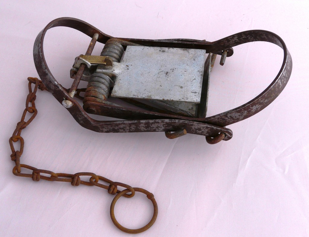 Vintage Traps | 7050aVintage Traps