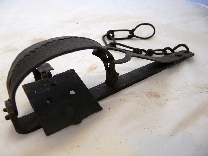 Vintage Traps | SOLD 4" Round Gin Trap (7159)Vintage Traps